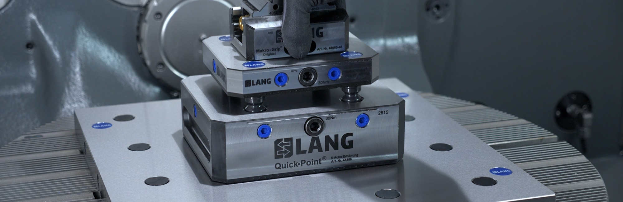 What makes a zero point clamping system? | LANG Technik