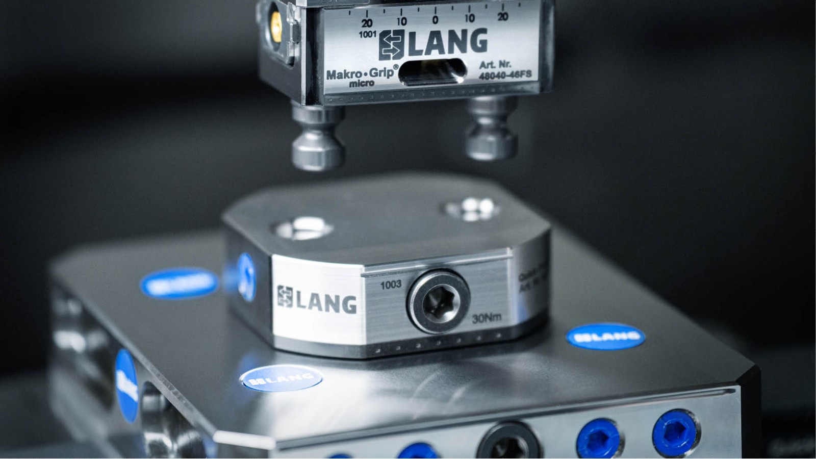 New micro vise with zero point system | LANG Technik